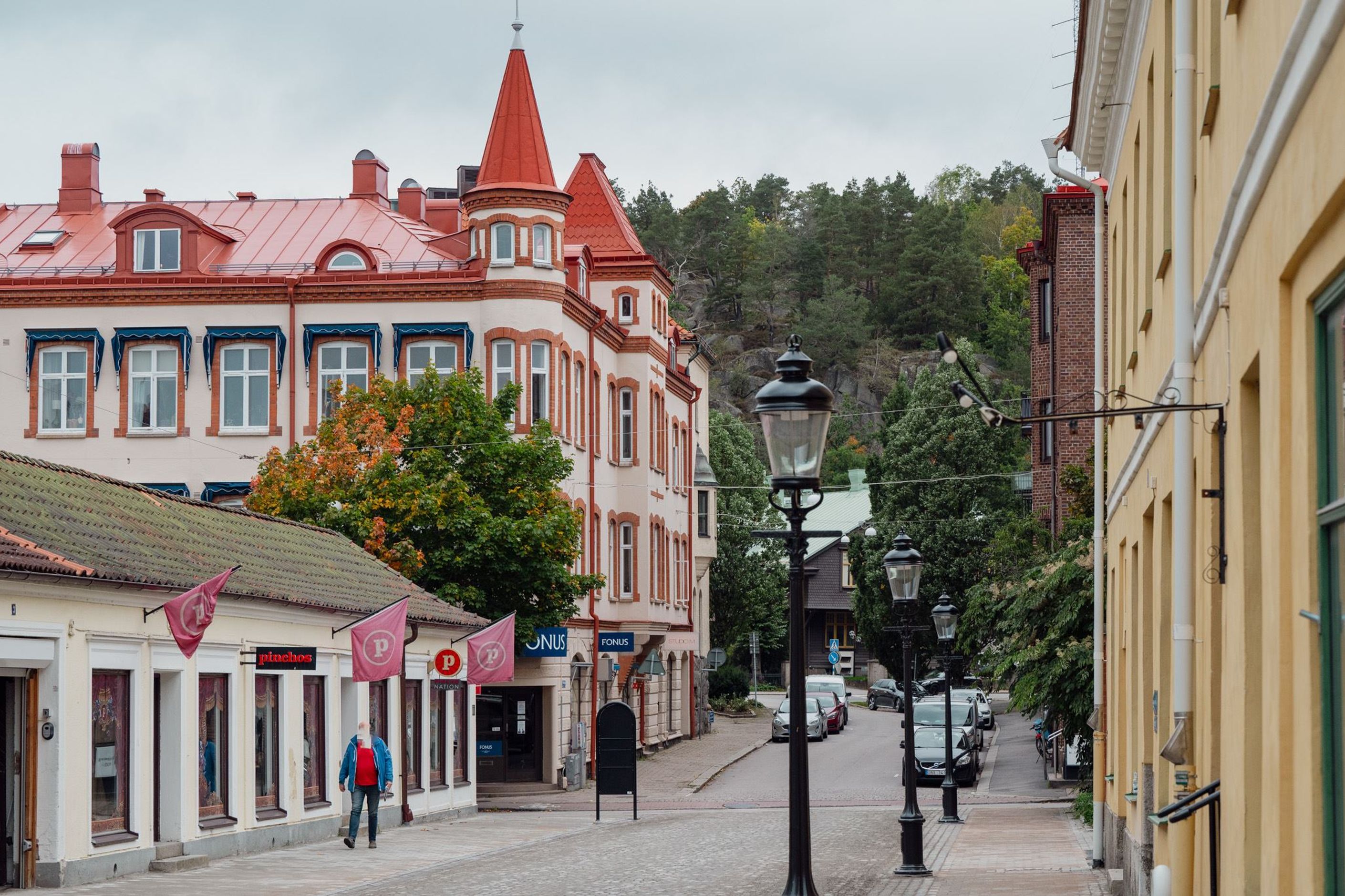 Unik trerummare högst upp i huset med bästa läge i Uddevalla ...