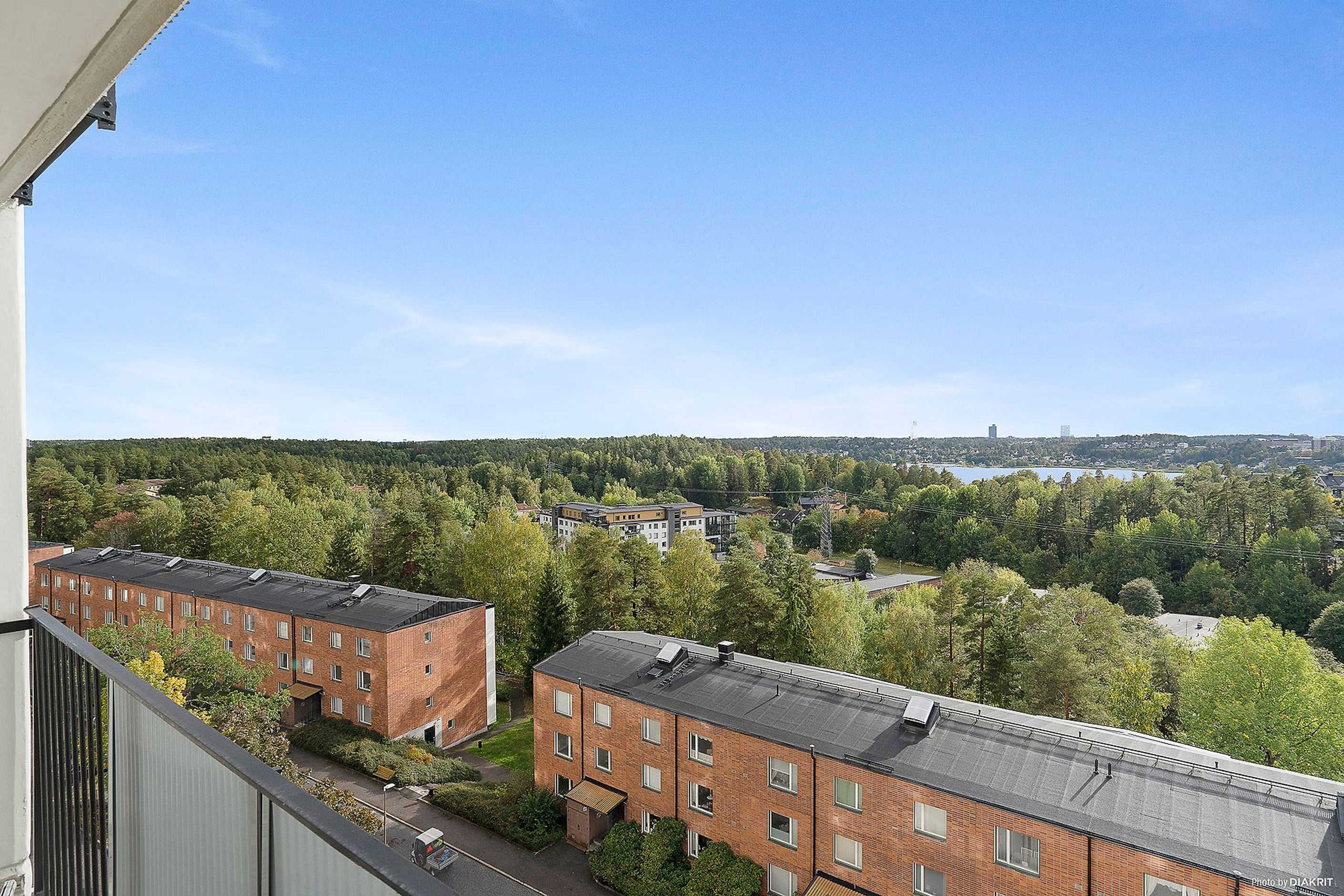 Högt utsiktsläge och stora möjligheter att skapa drömlyan ...