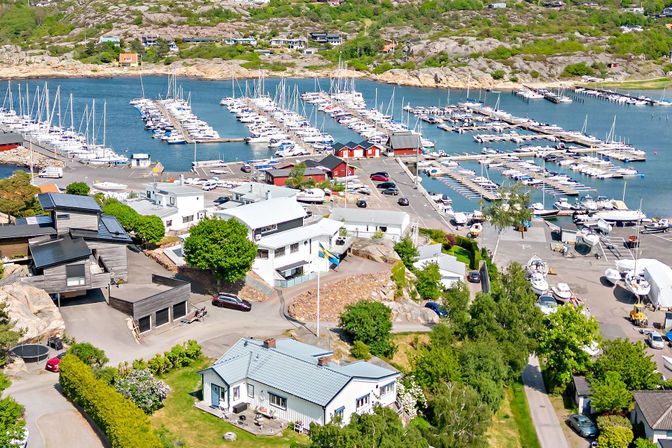 Kullaviks Utsiktsväg 1 - Kullaviks hamn, Kullavik - 1-familjs ...